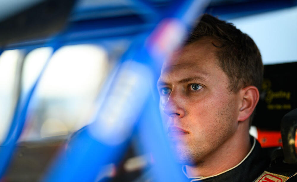 ALL DIRT ROADS: Six Drivers Battle For Fourth In World of Outlaws Late ...