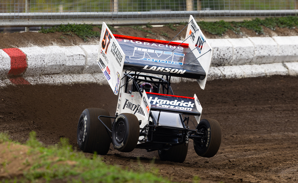 ONE SPOT BETTER: LARSON SURGES FROM SIXTH TO CLAIM JACKSONVILLE’S HY ...