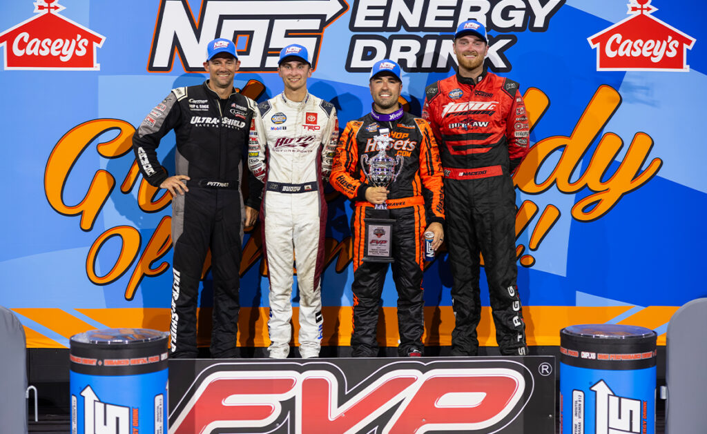 Knoxville Nationals Hard Knox Preliminary Night - World of Outlaws