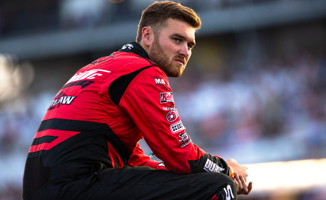 JOHNNY'S FIVE: River Cities Speedway (2nd Leg) | World of Outlaws